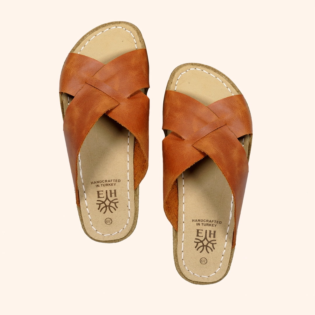 Crossover Sandals (W)